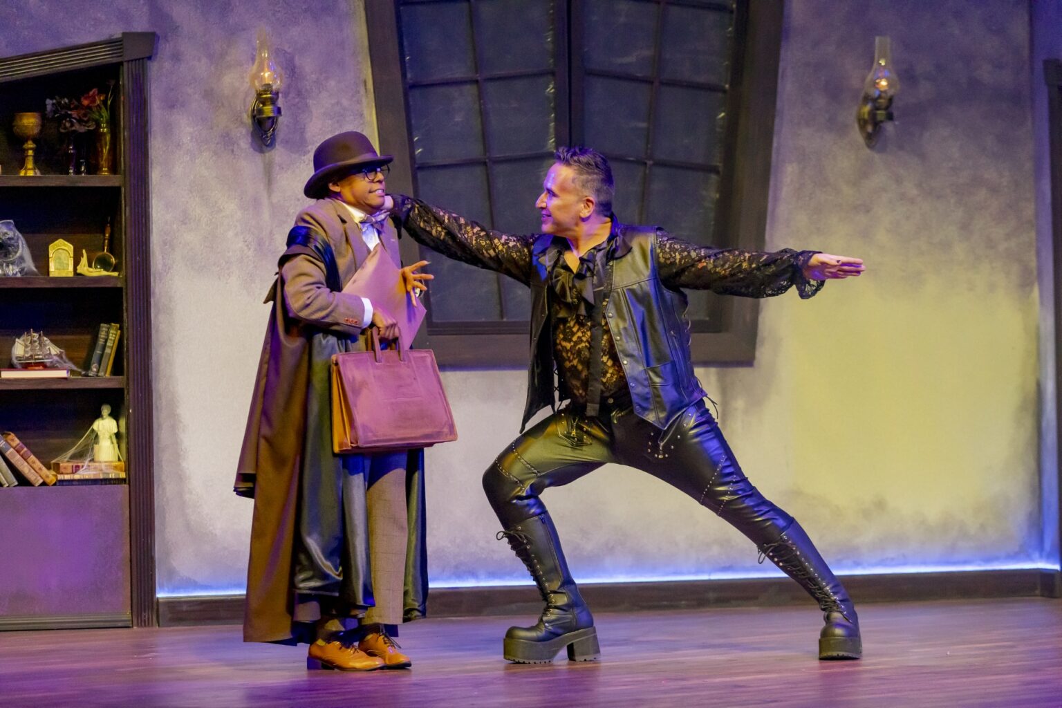 REVIEW: CSC's 'Dracula' Delivers Sharp Teeth and Big Laughs - League of Cincinnati Theatres